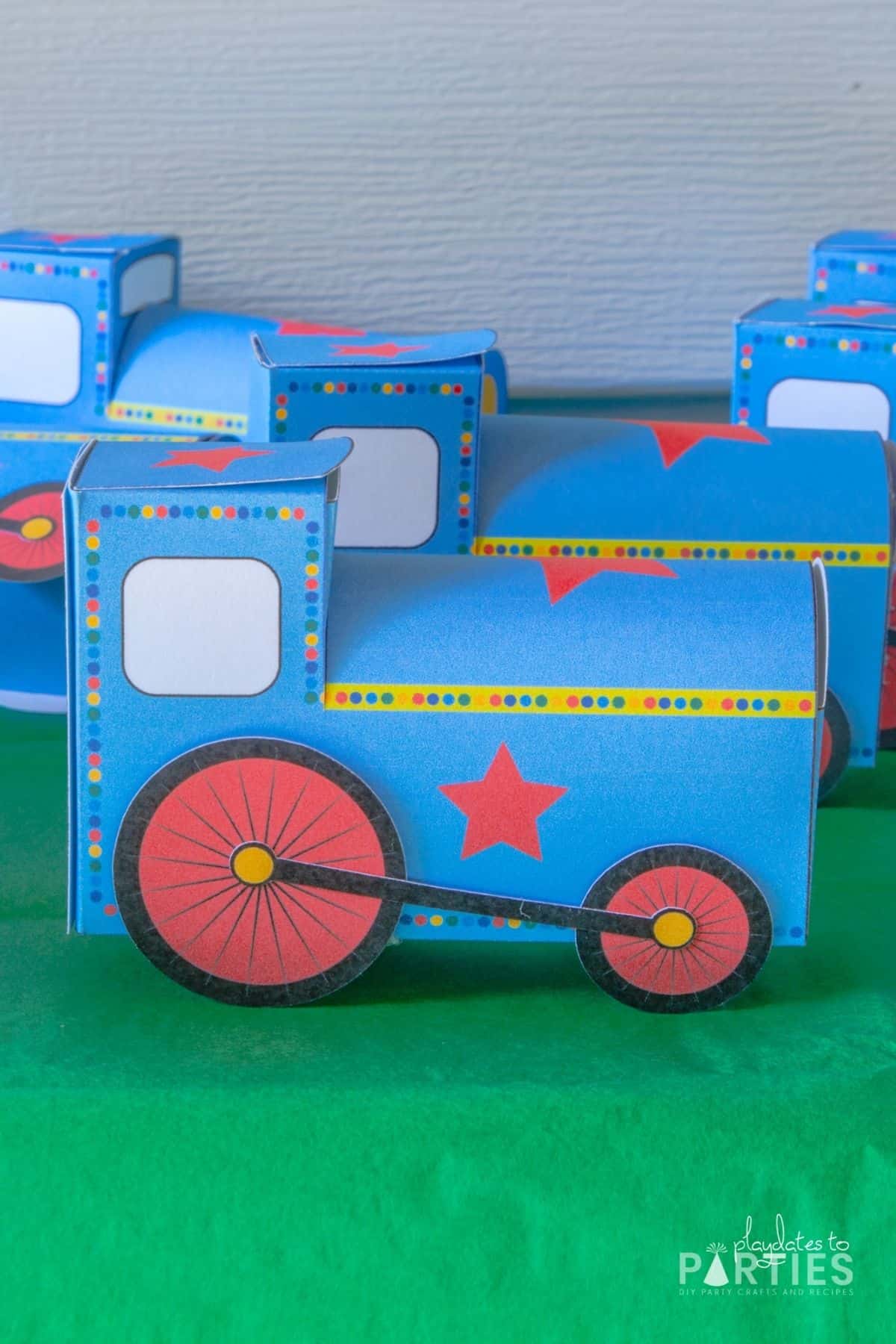 Train Party Favor Box (SVG + PDF pattern for DIY 3D train box ...